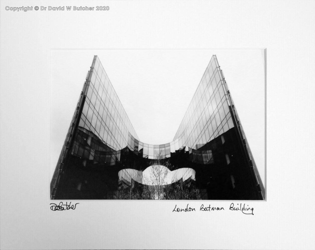 England, London Batman Building 25x20cm - Dave Butcher